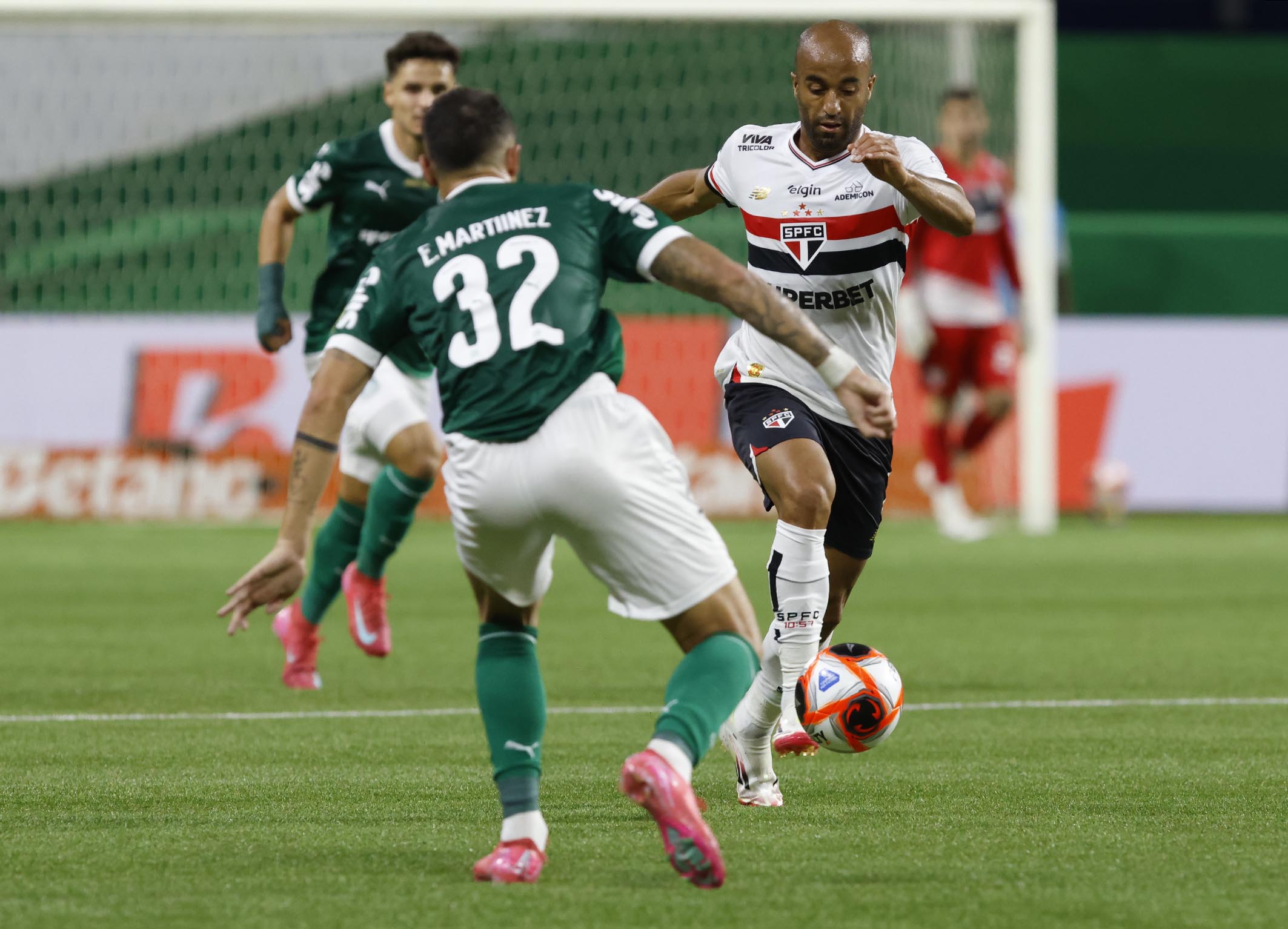 Lucas Moura vai aos microfones e pede respeito - Portal do São-Paulino ... Lucas Moura vai aos microfones e pede respeito - Portal do São-Paulino ...